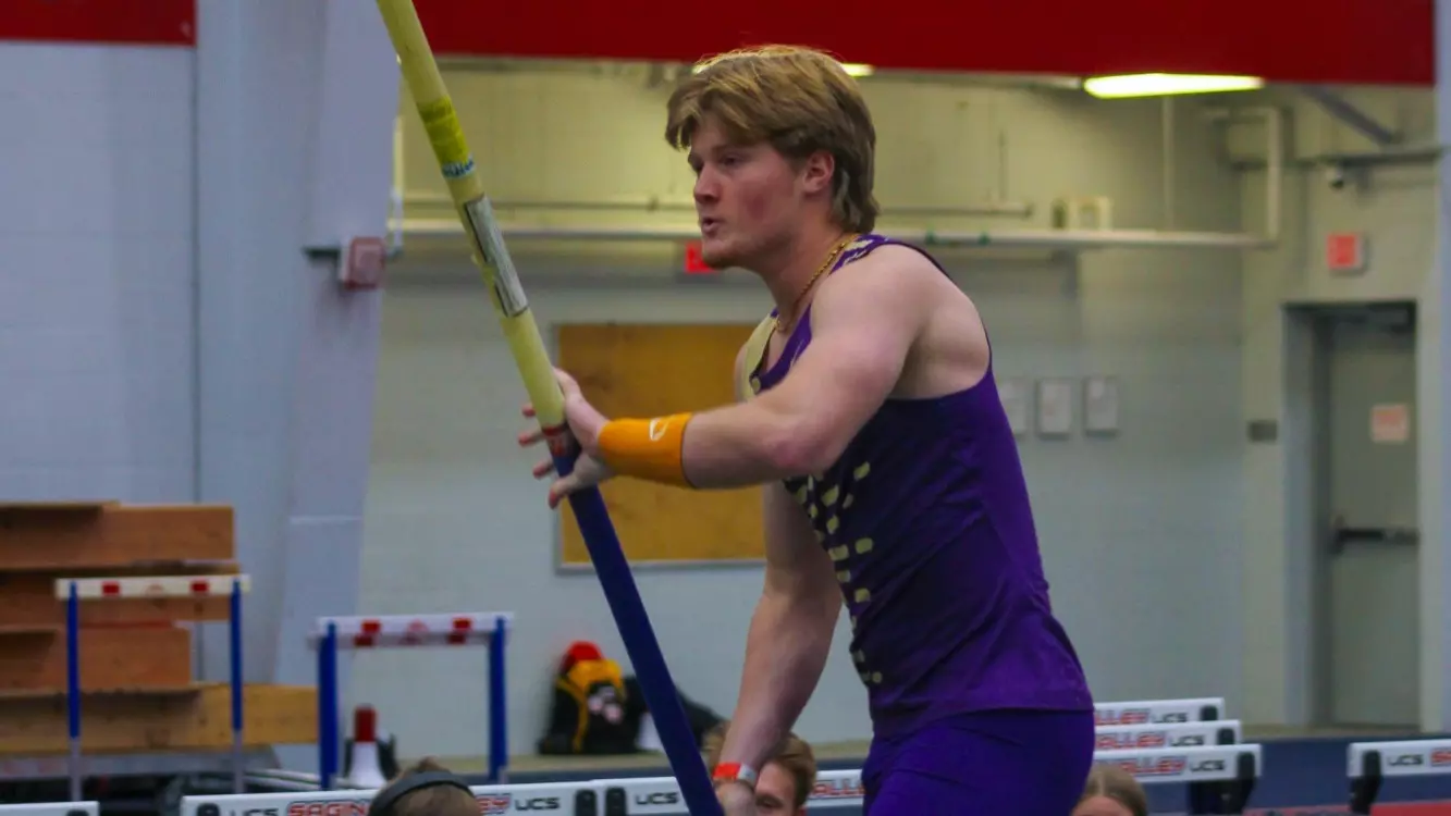 Monnig, Vining Win Events at Larry Brown Invitational - Albion College