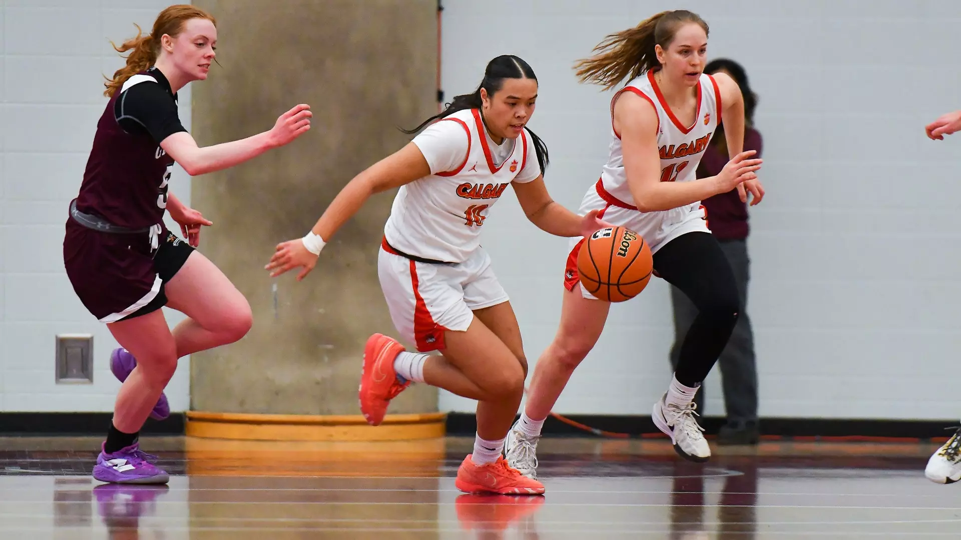 Defence shines in 75-21 road win - University of Calgary Athletics