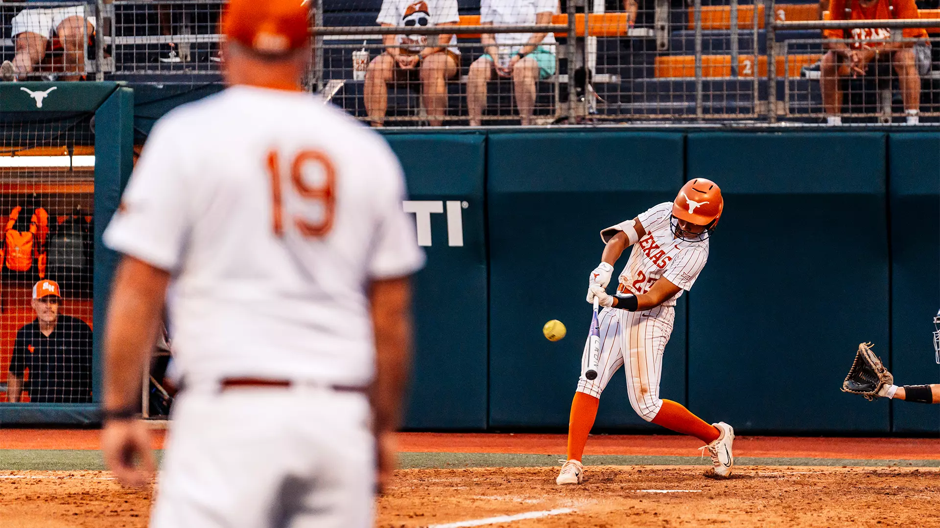 Viviana Martinez - Softball - University of Texas Athletics
