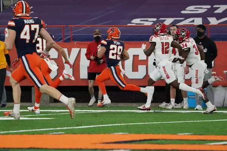 Trebor Pena - Football - Syracuse University Athletics