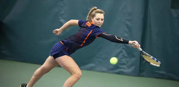 Gabriela Knutson - Tennis - Syracuse University Athletics