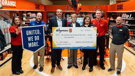 Orange Team With Wegmans and United Way to Sack Hunger - Syracuse ...
