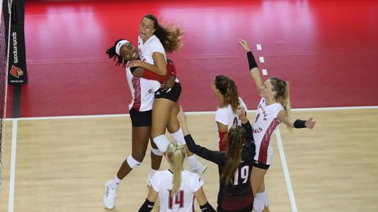 Elena Scott - Women's Volleyball - University of Louisville Athletic