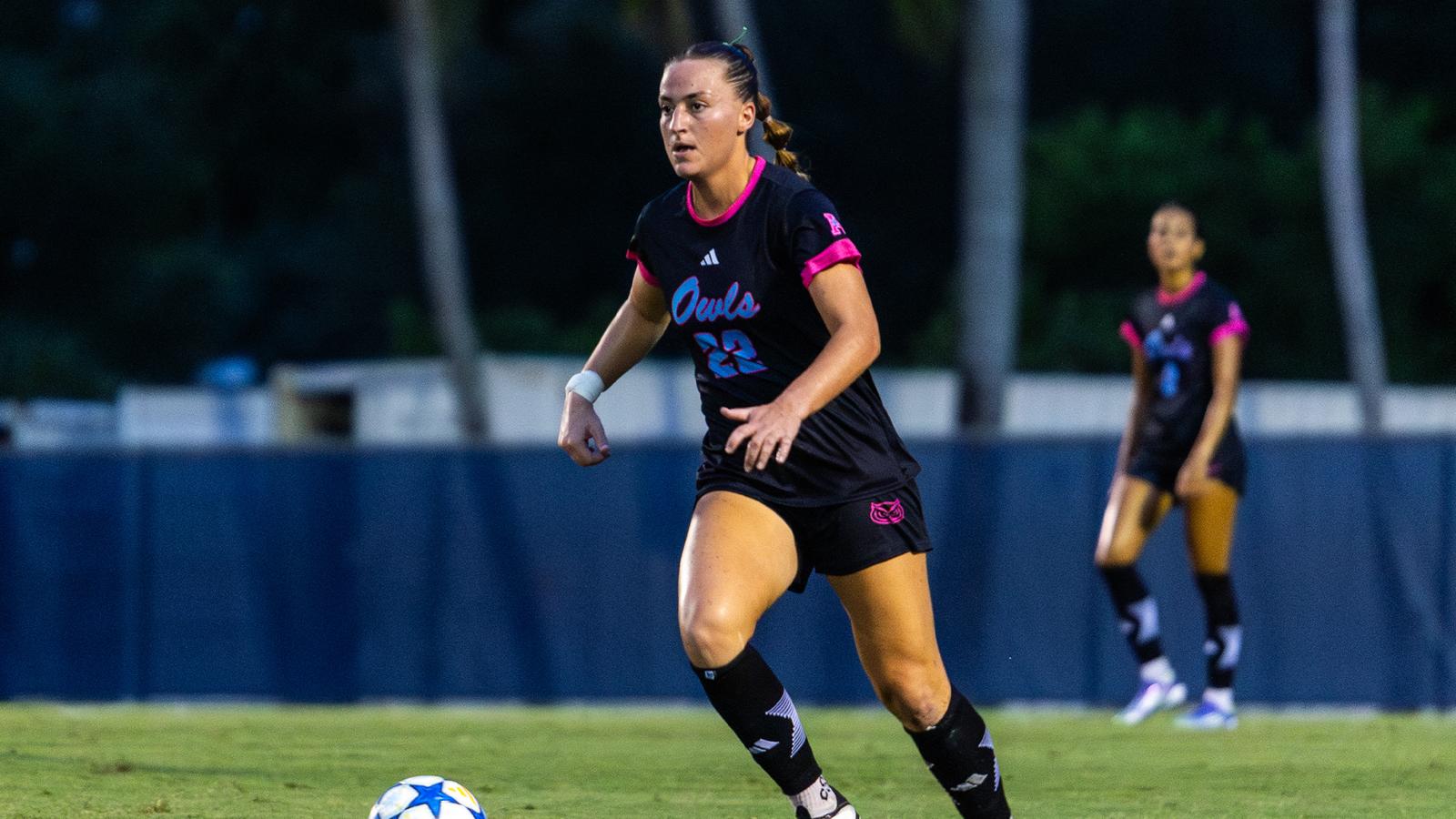 Owls Drop Match to No. 8 Memphis - Florida Atlantic University Athletics