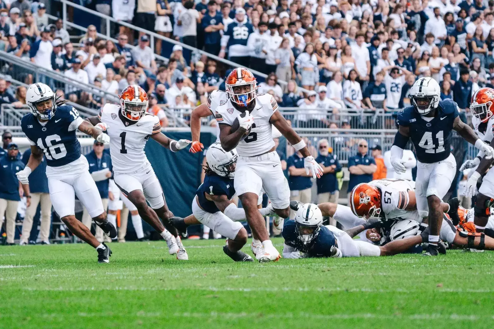 Falcons Narrowly Fall to No. 8 Penn State 34-27 in Thrilling Clash ...