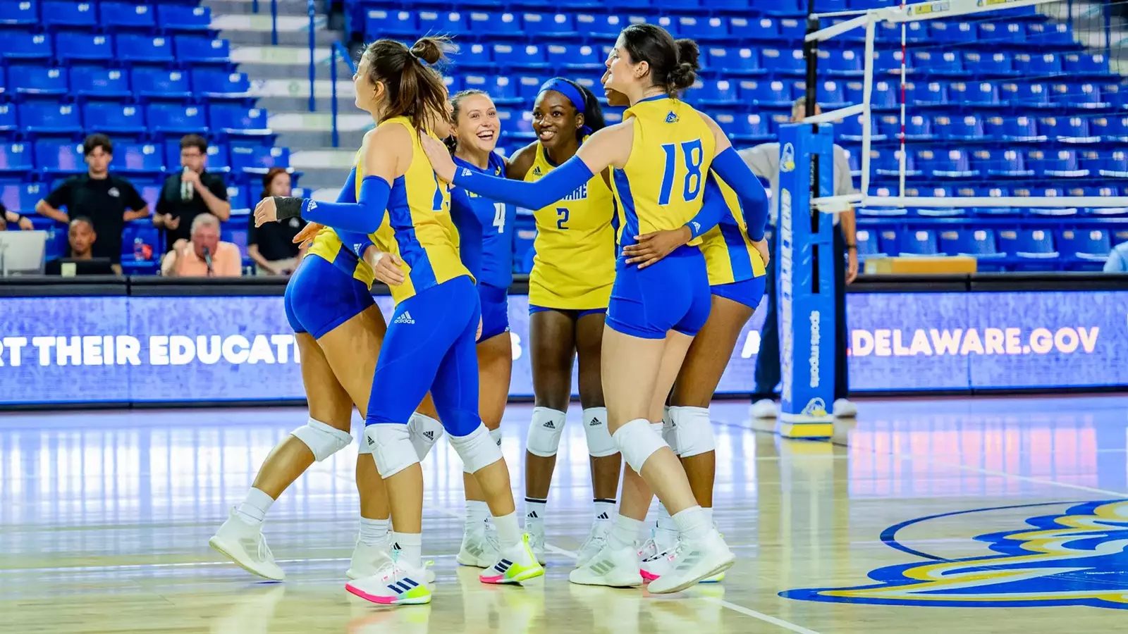Volleyball Closes Out Perfect October With Victory Over UNCW ...