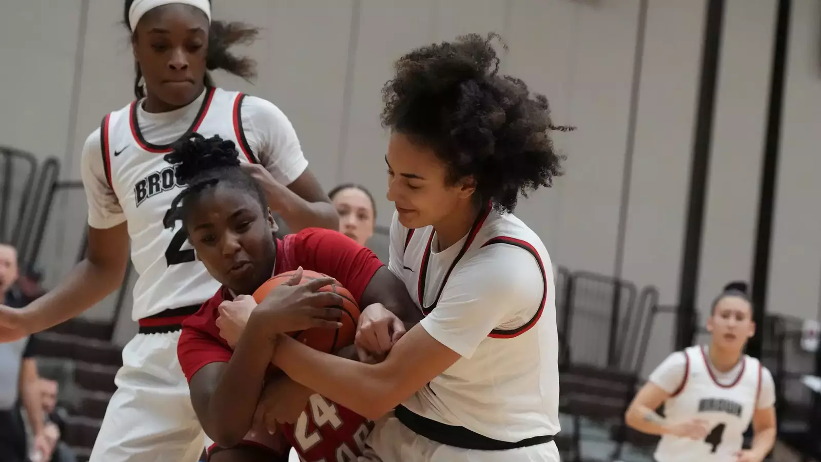 Browns Defense Shuts Down Sacred Heart In 56 35 Win Brown University