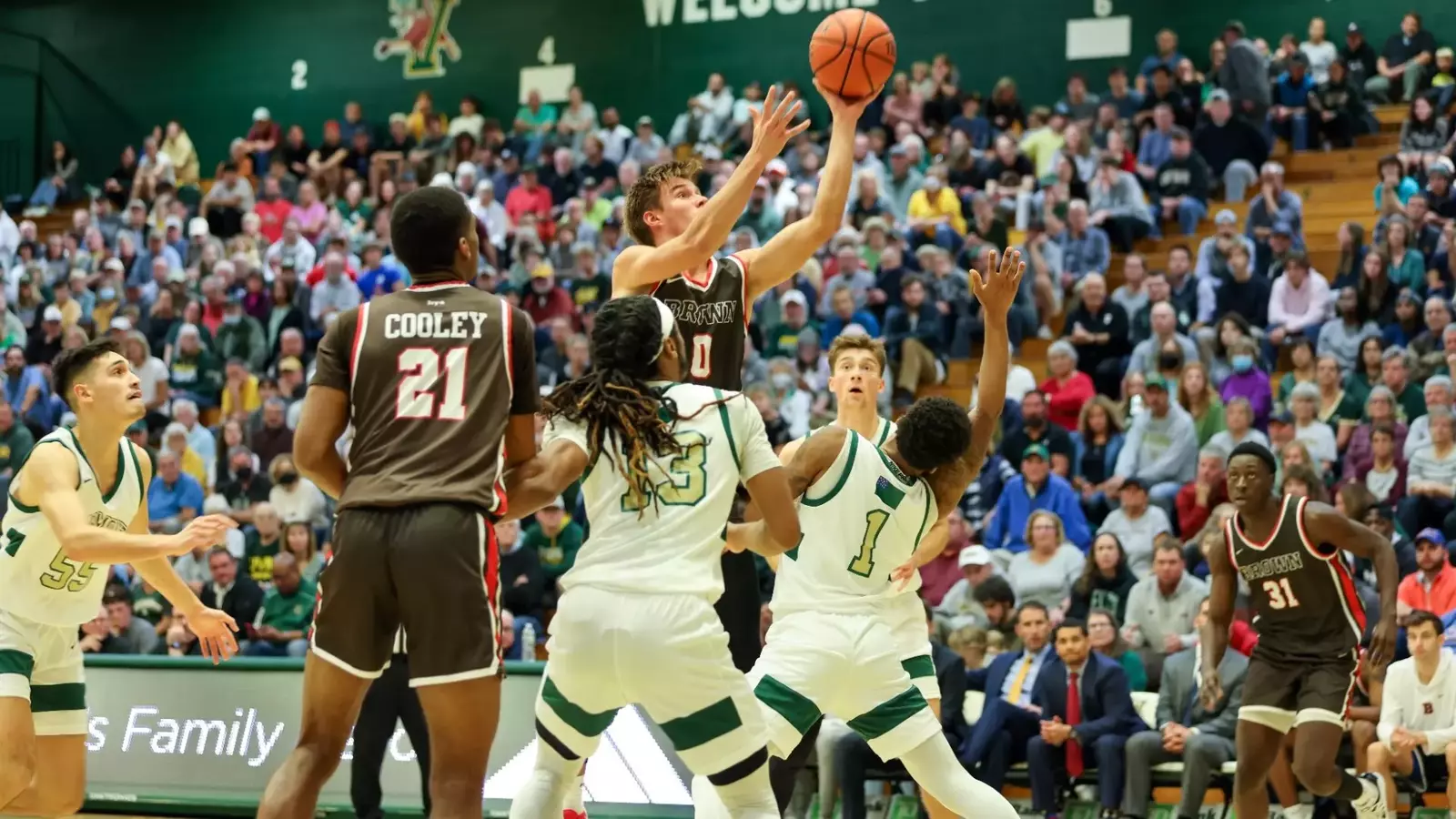 Men's basketball drops season opener at Vermont - Brown University ...