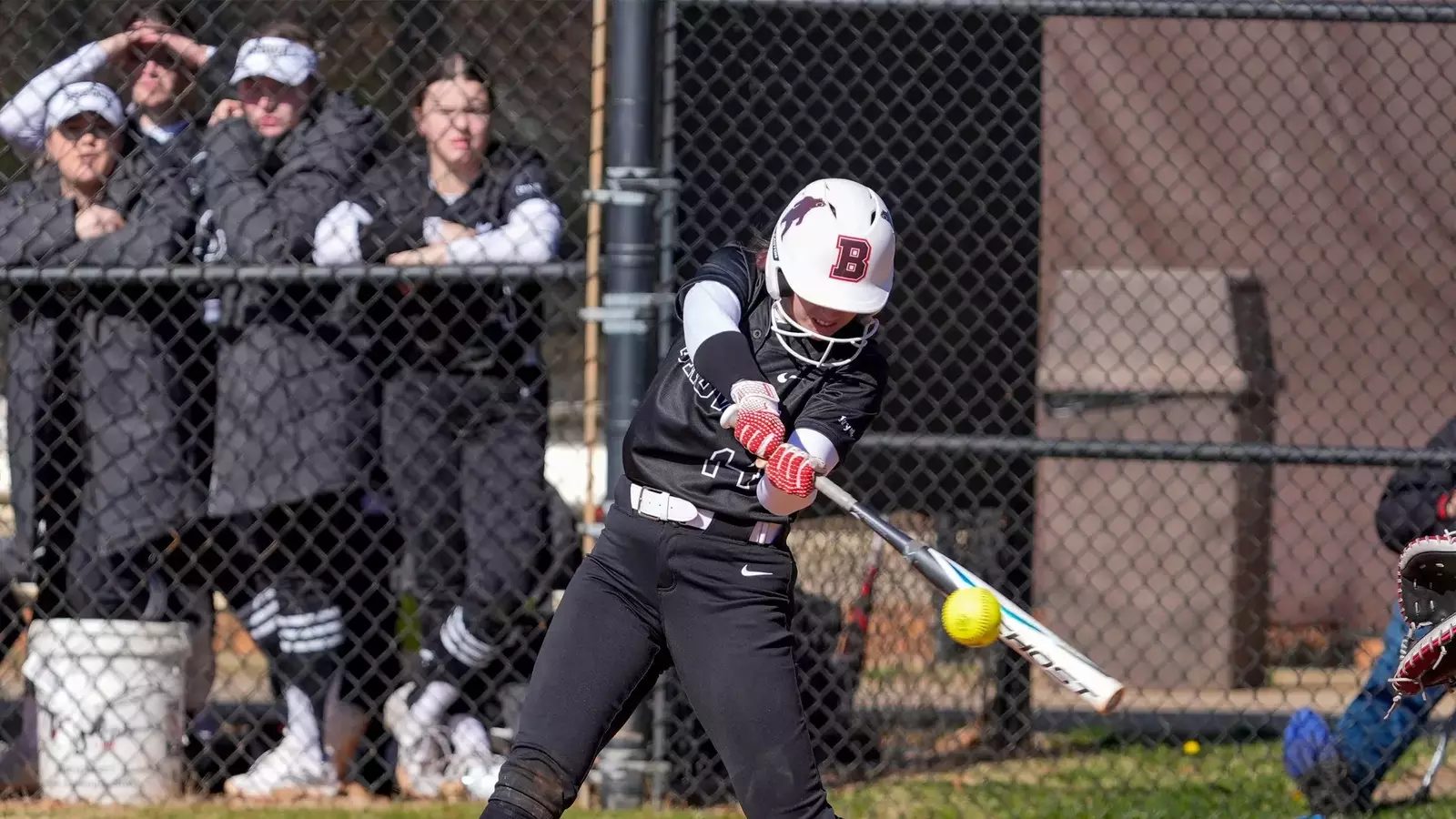 Softball Begins Season With Two Wins - Brown University Athletics