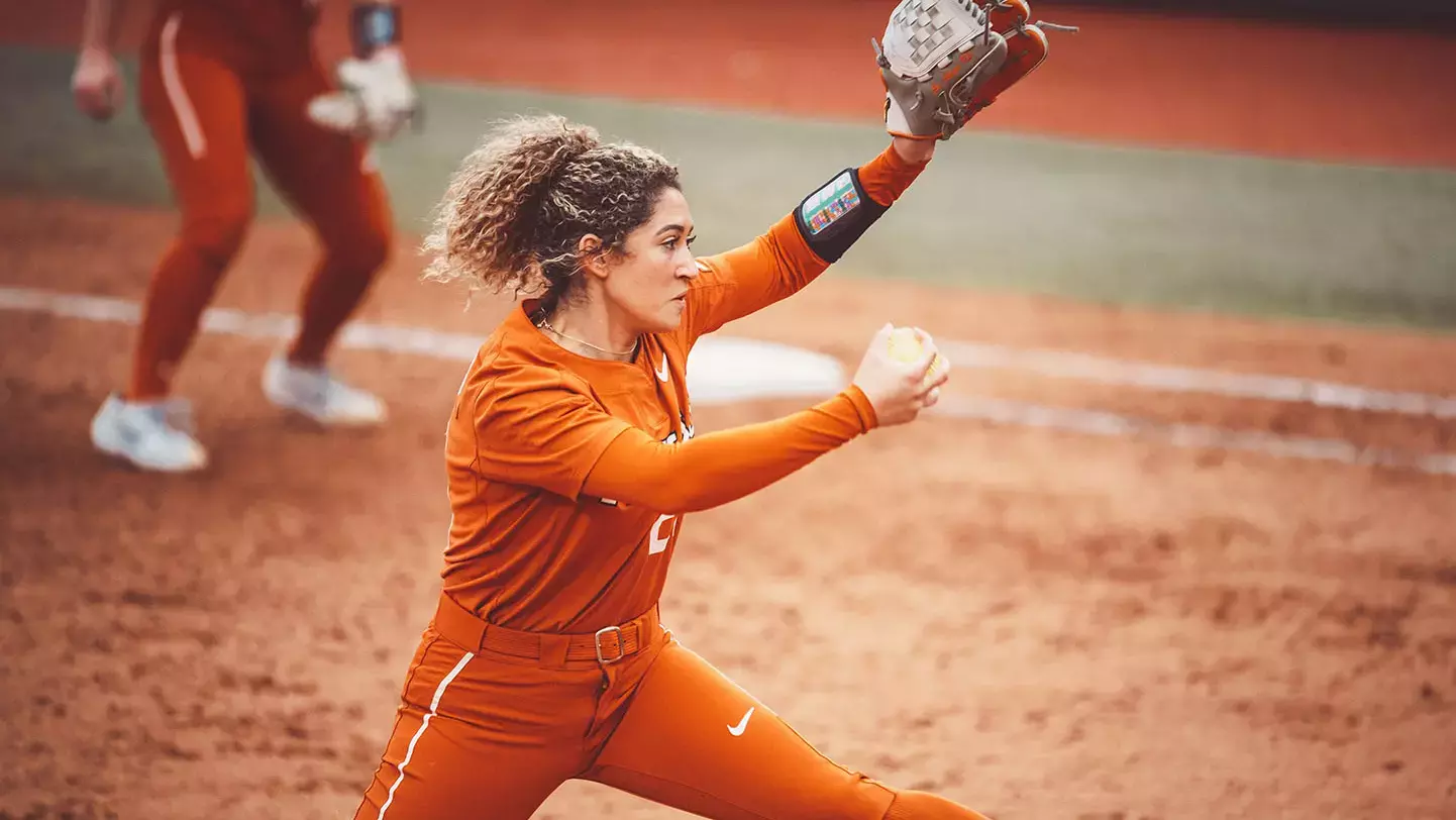 Ariana Adams Joins the Orange - Syracuse University Athletics