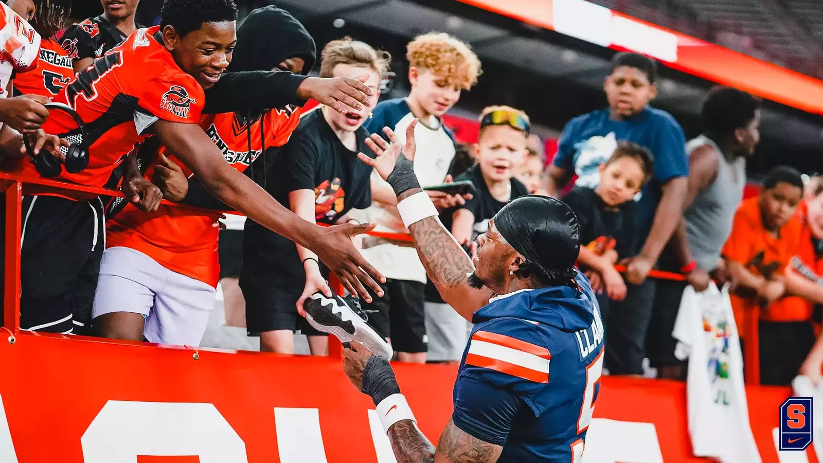 AmeriCU Spring Game Thrills Fans to Cap Spring Ball - Syracuse ...