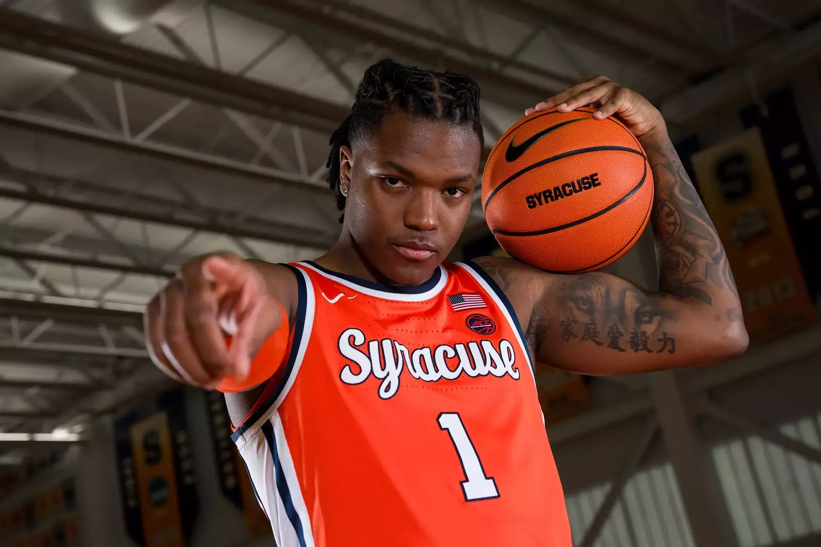 Syracuse Lands Transfer Forward Davis - Syracuse University Athletics