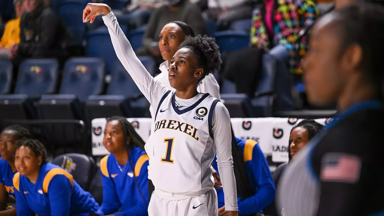 Women's Basketball to Retire Keishana Washington's Jersey on Opening ...