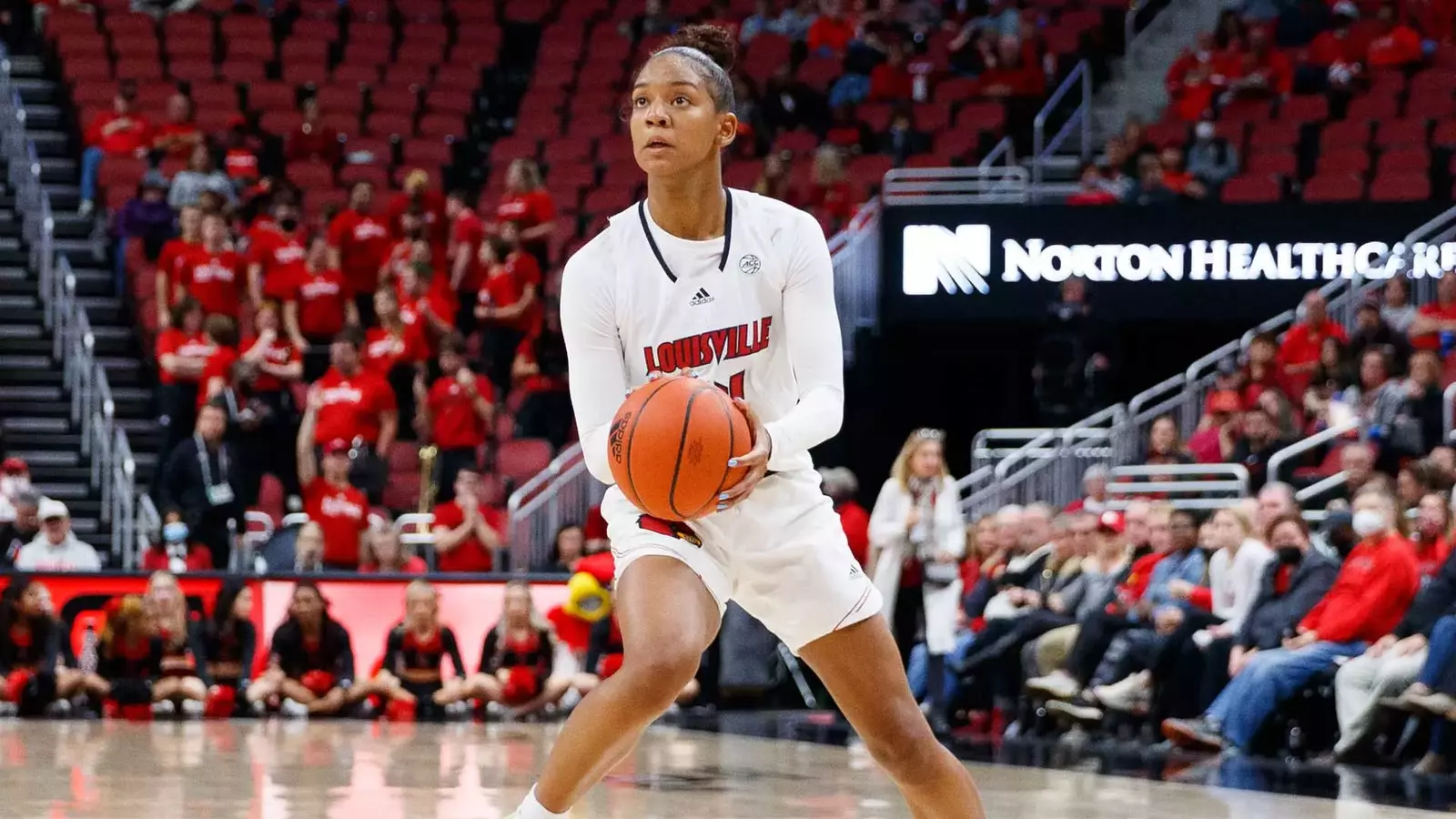 Kianna Smith Selected 16th Overall by Los Angeles Sparks in 2022 WNBA ...