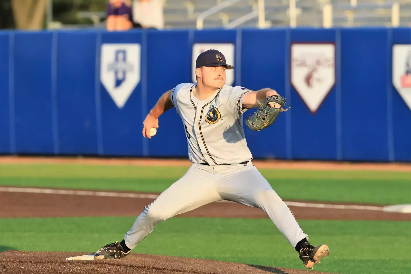 Racers Fall to Aces in Tight Battle - Murray State University Athletics