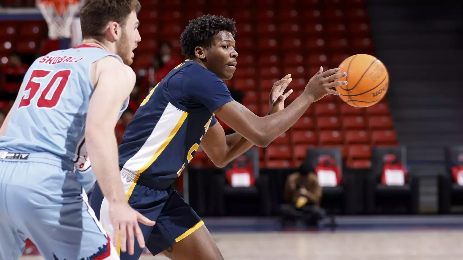 Ellington Named MVC Newcomer of the Week - Murray State University ...