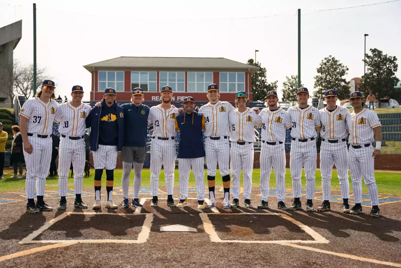 Racers Drop Middle Game Against Western Illinois - Murray State ...