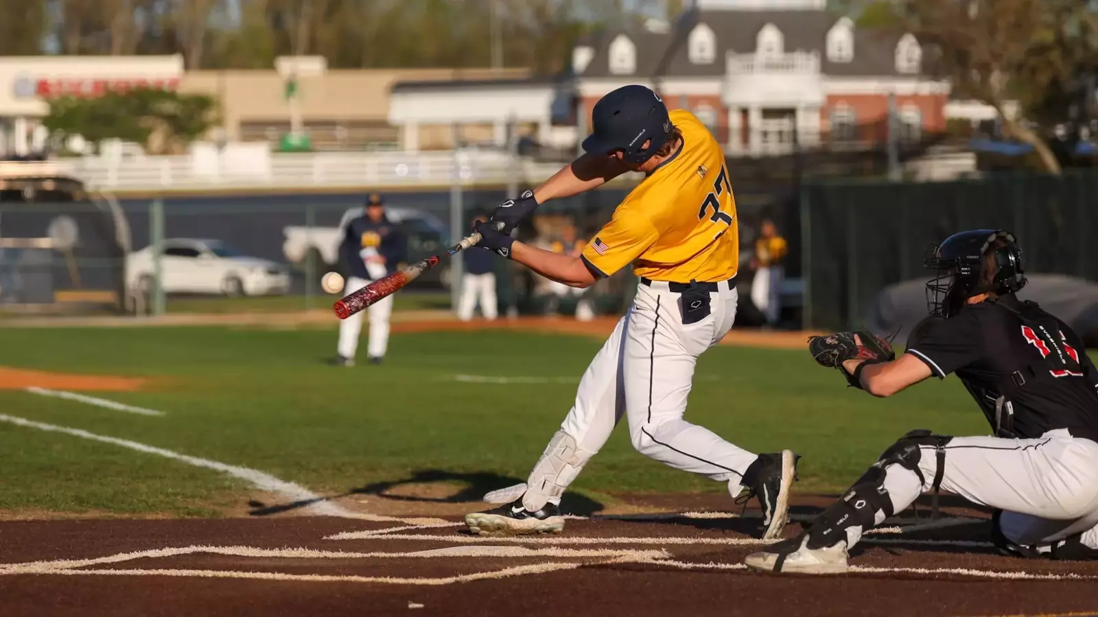 Timely Late Game Hitting Fuels Racers to Win - Murray State University ...