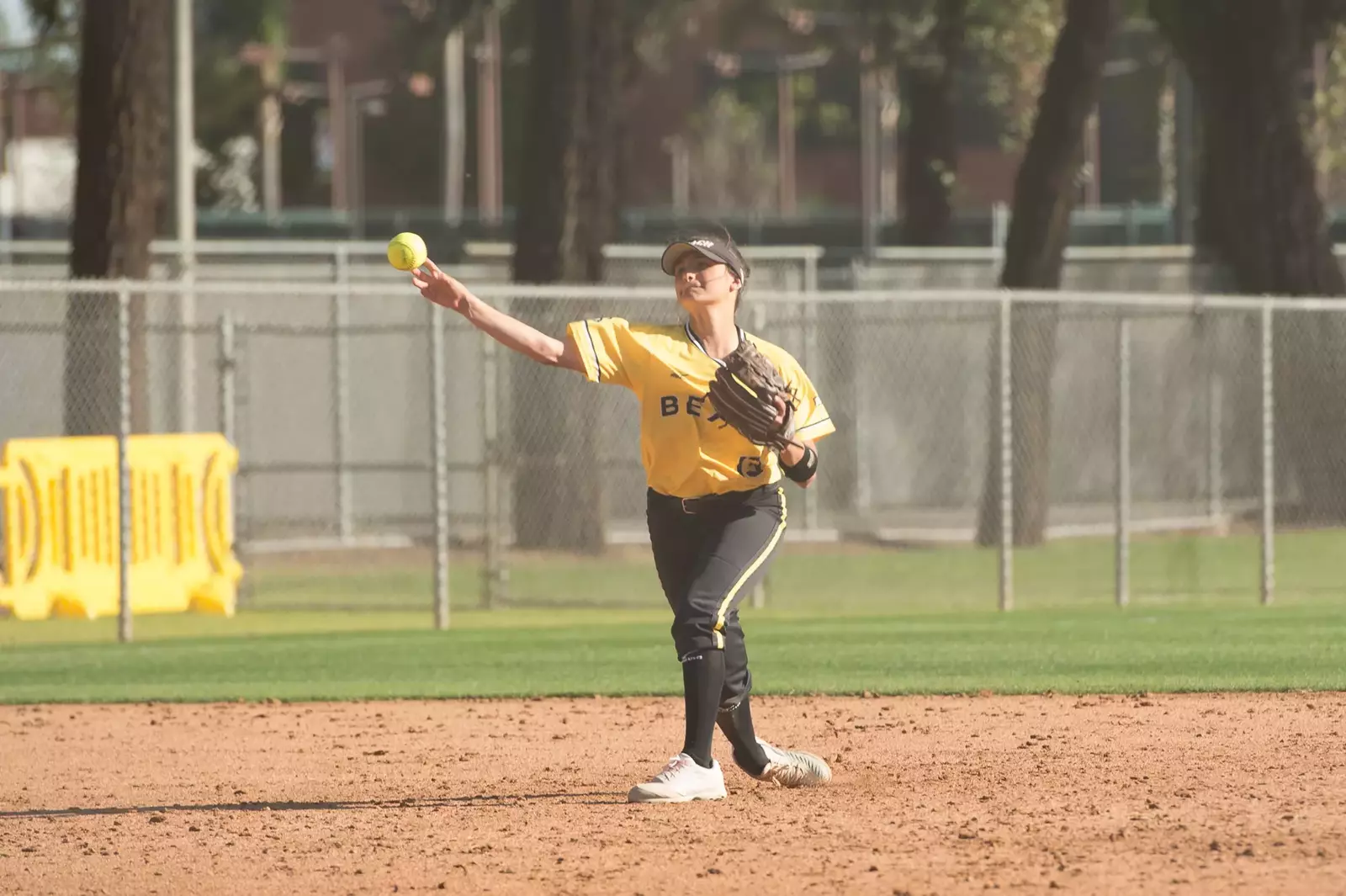 Softball Wins A Pair Of Thrillers In First Day At Louisville Slugger ...
