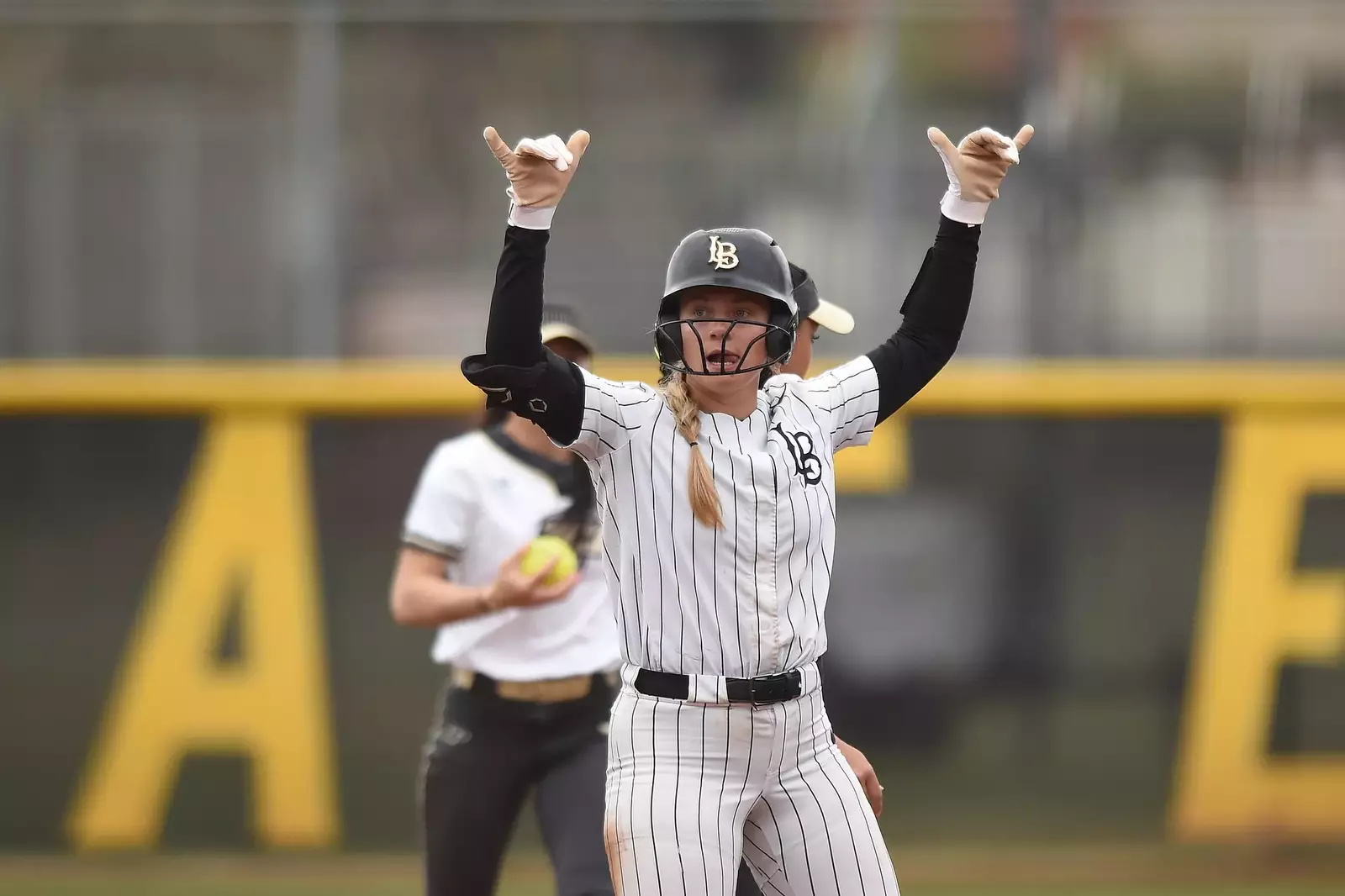 Softball Hosts Cal State Fullerton With Big West Title On The Line ...