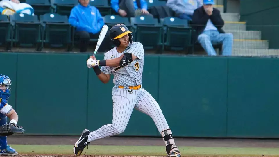 UCLA Outlasts Long Beach State 12-11 in 10 Innings - Long Beach State ...