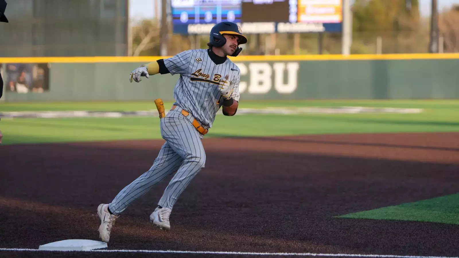 CBU Outlasts The Dirtbags 12-8 - Long Beach State University Athletics