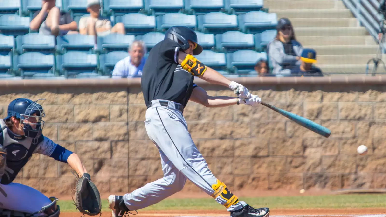 UC Irvine Defeats The Dirtbags In Final Game Of Series - Long Beach ...