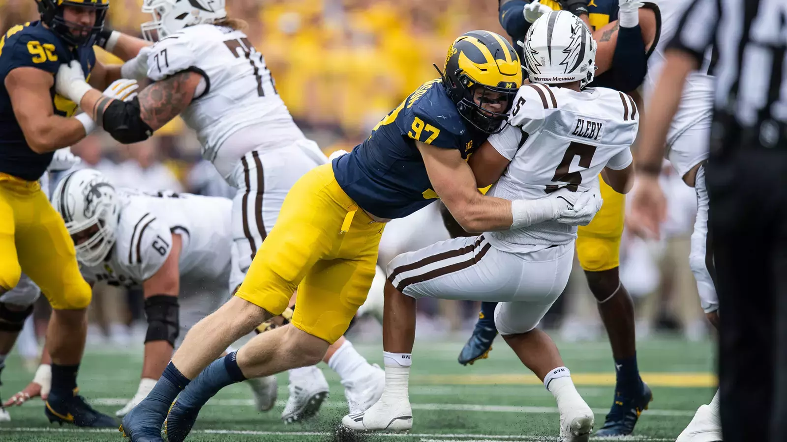 Hutchinson Finishes Second in 2021 Heisman Trophy Balloting ...