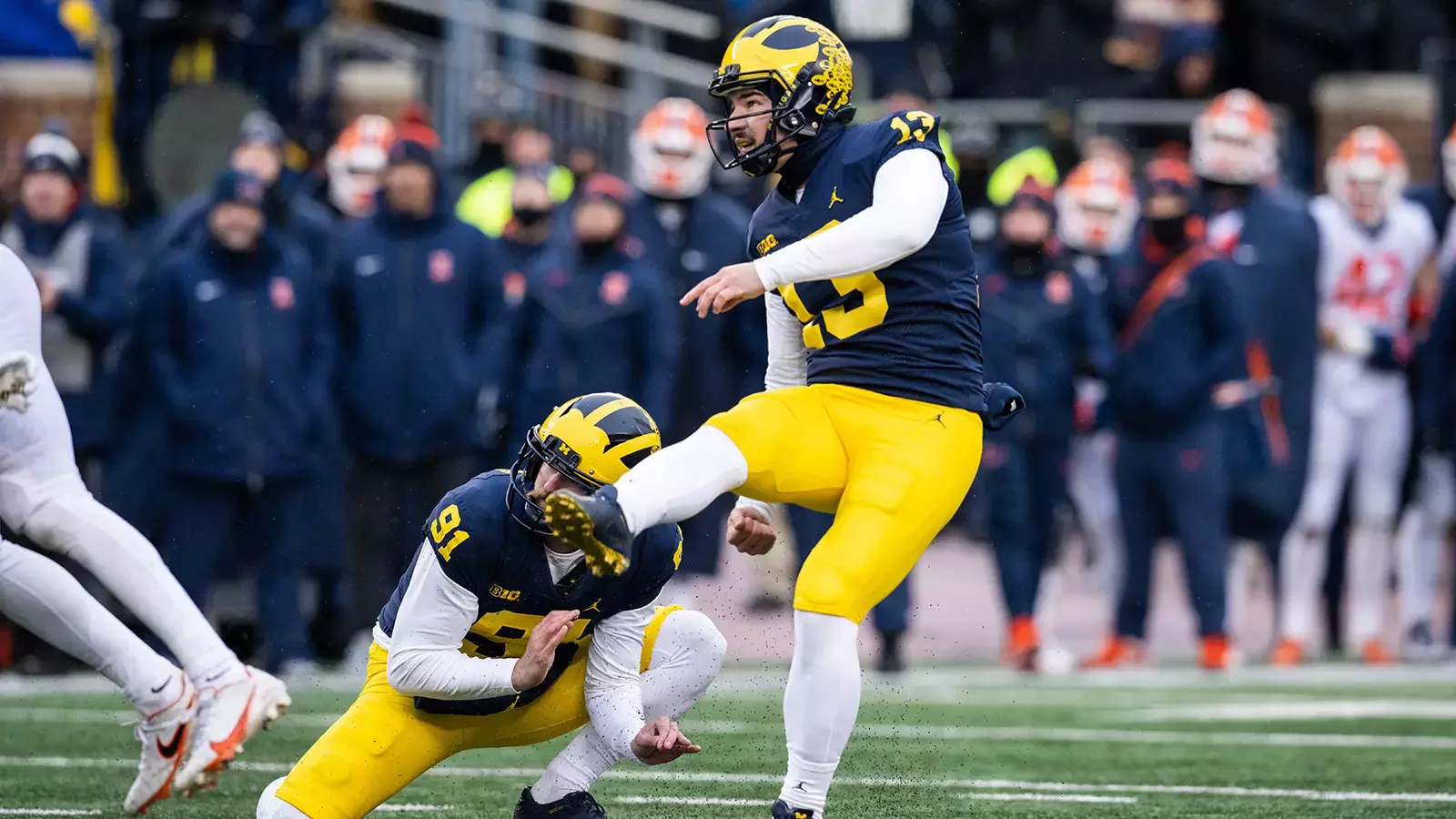 Changing the Moody: Late Field Goal Pushes Michigan Past Illinois, to ...