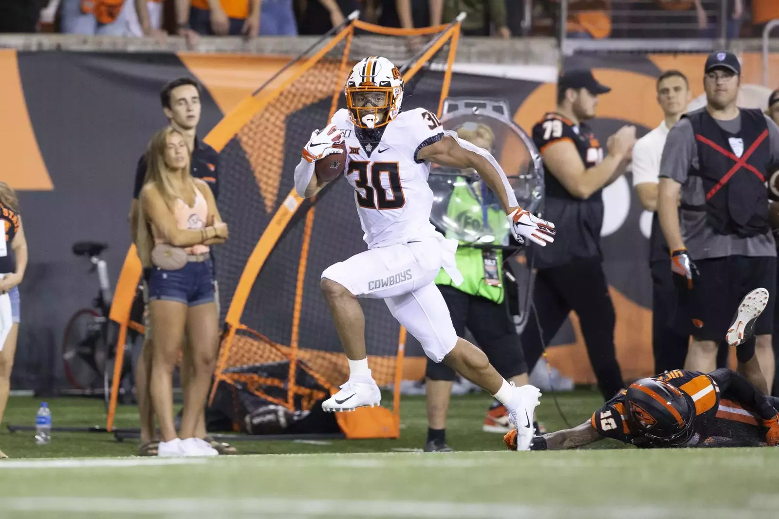 Hubbard Named a Maxwell Award Semifinalist - Oklahoma State University ...