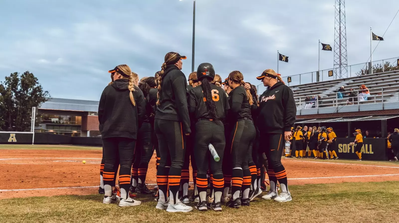 Cowgirl Softball Bests Wichita State - Oklahoma State University Athletics