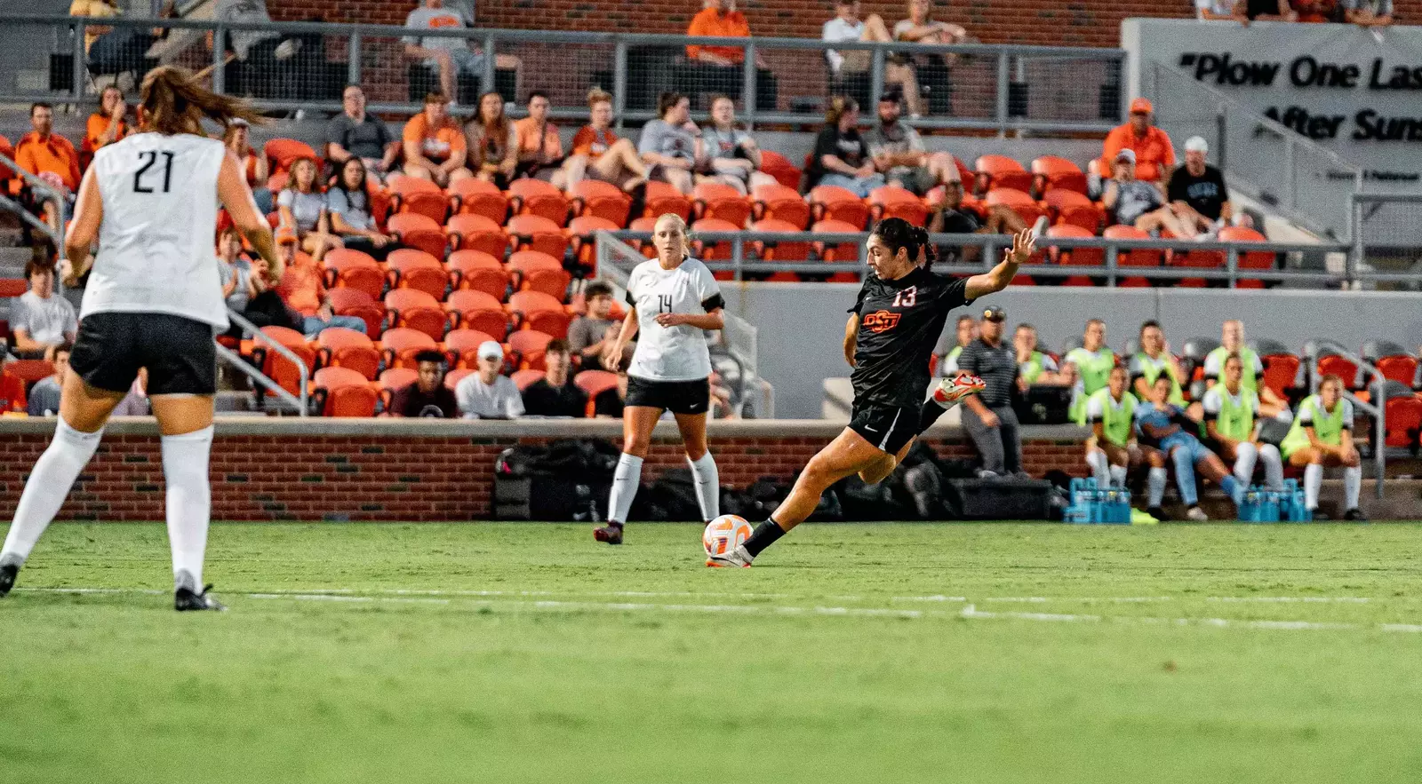 Cowgirl Soccer Knocks Off No 19 Ucf Oklahoma State University Athletics