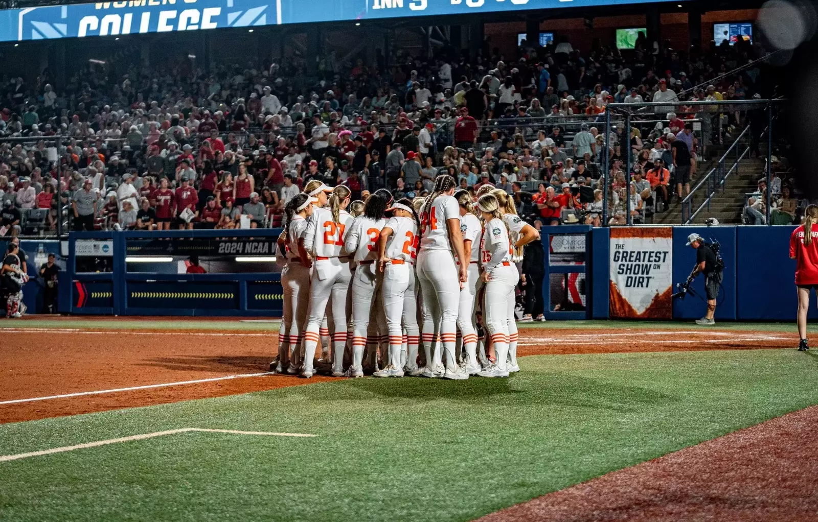 Cowgirl Softballs Season Ends At Wcws Falls To Stanford 8 0