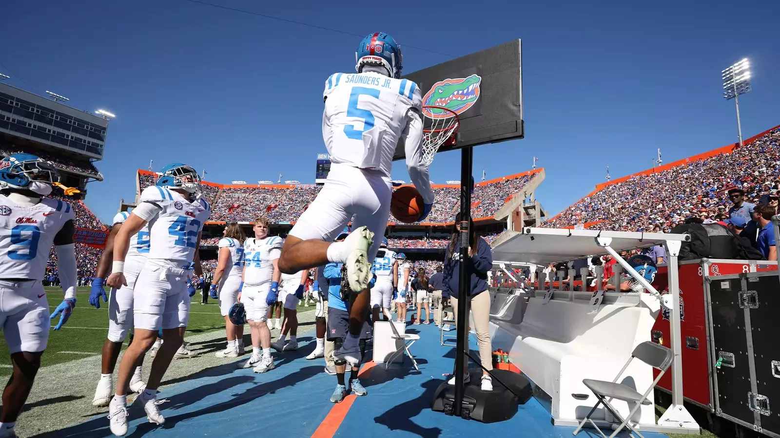 Watch: John Saunders Jr.'s Spectacular One-Handed INT at Florida - BVM ...