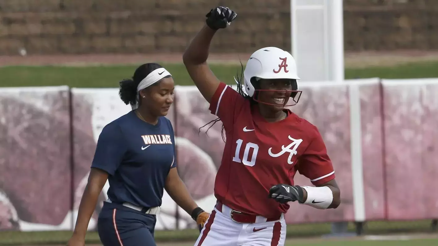Softball Newcomer Q&A: Kayla Davis - Alabama Athletics