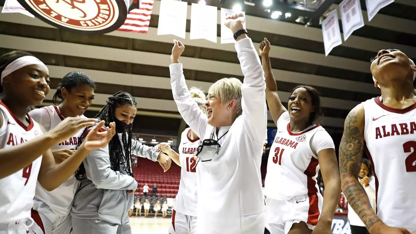 Alabama Women’s Basketball Signs Georgia Transfer Sarah Ashlee Barker ...