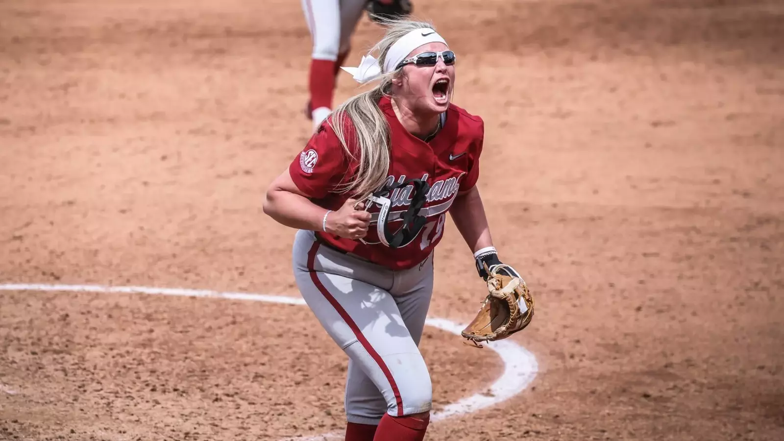 Alabama Holds Off Seventh-Inning Rally to Defeat Georgia, 5-4, Sunday ...