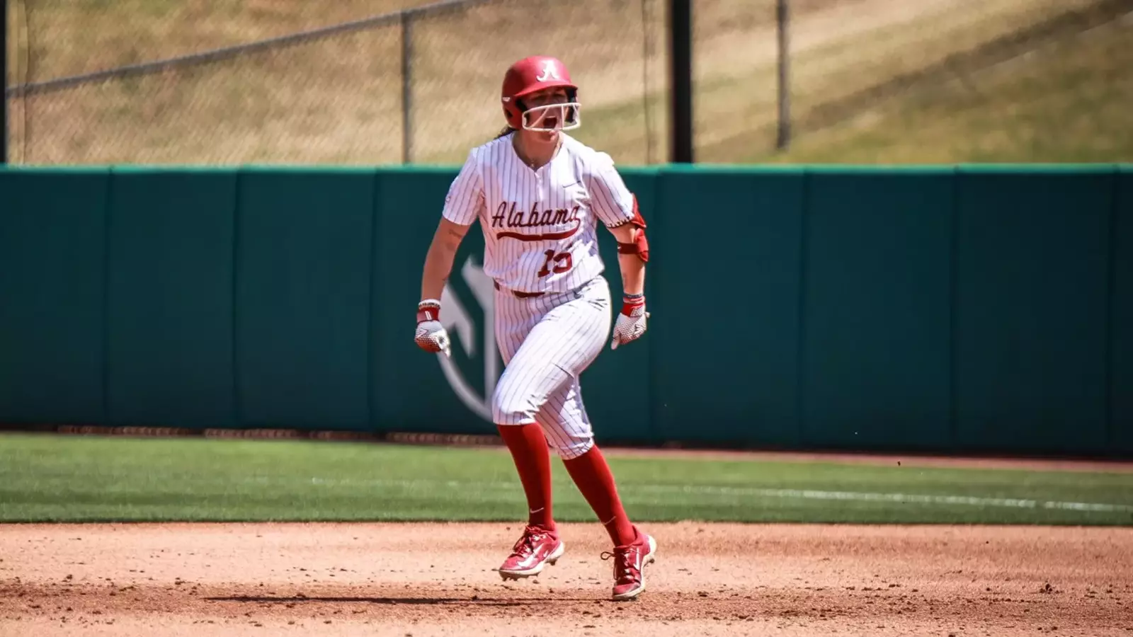 Series Sweep! Alabama Defeats Ole Miss, 5-1, Sunday to Complete the ...