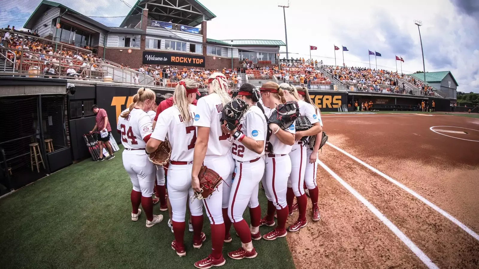 Alabama Softball Falls to Tennessee, 3-2, in Friday’s Super Regional ...