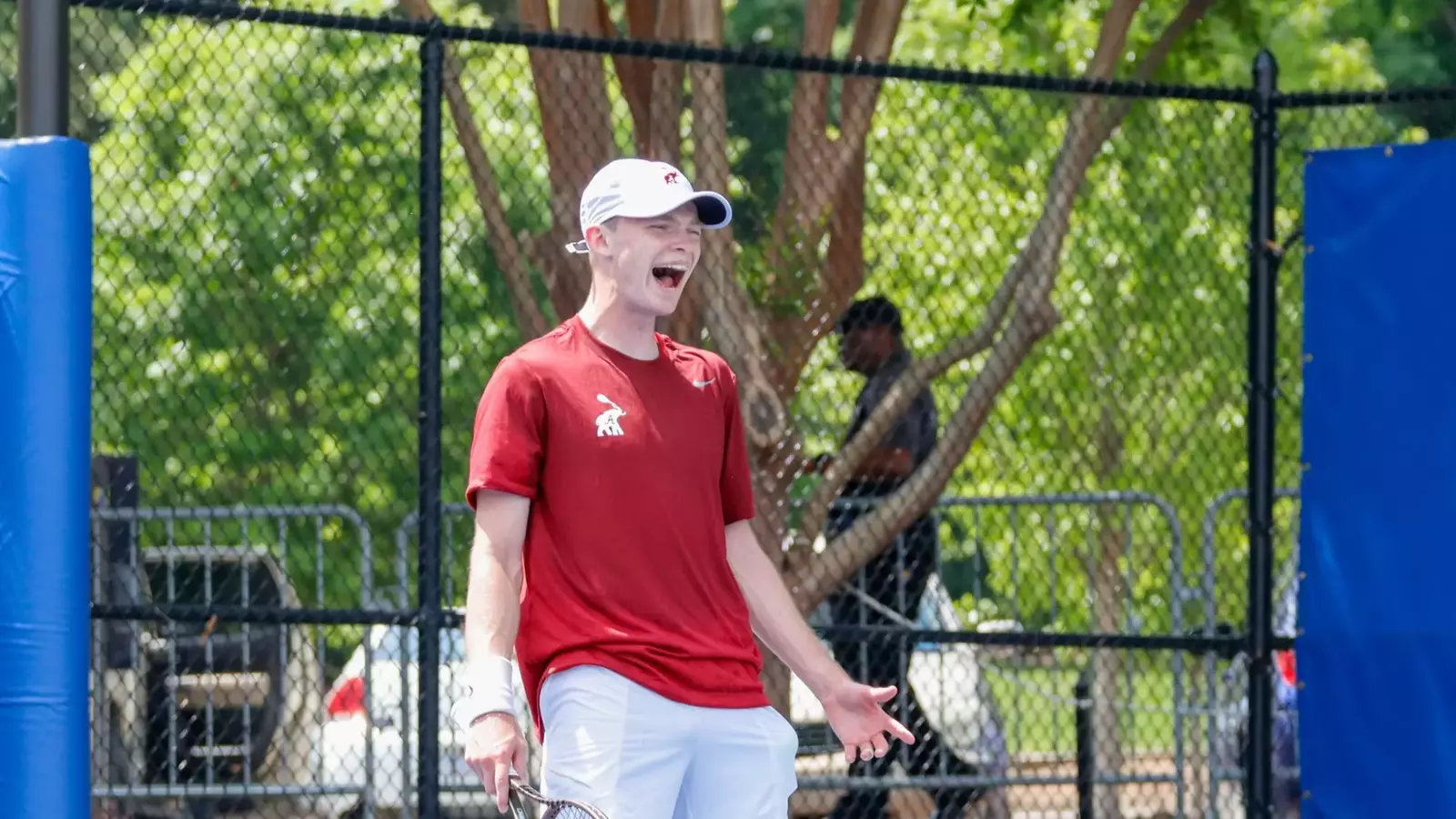 Alabama Advances to Second Round of NCAA Tournament with 4-1 Win over ...