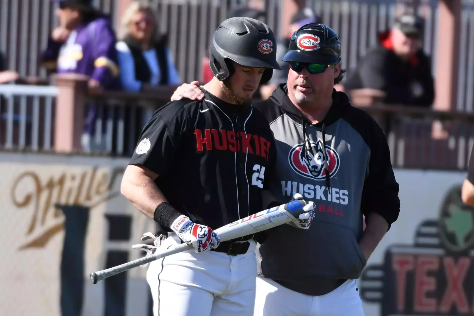 Former Husky Caeden Harris inks pro contract with the Joliet Slammers ...