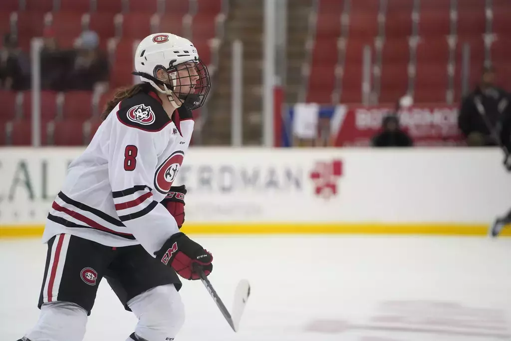 Huskies blanked by No. 4/5 Badgers - St. Cloud State University Athletics