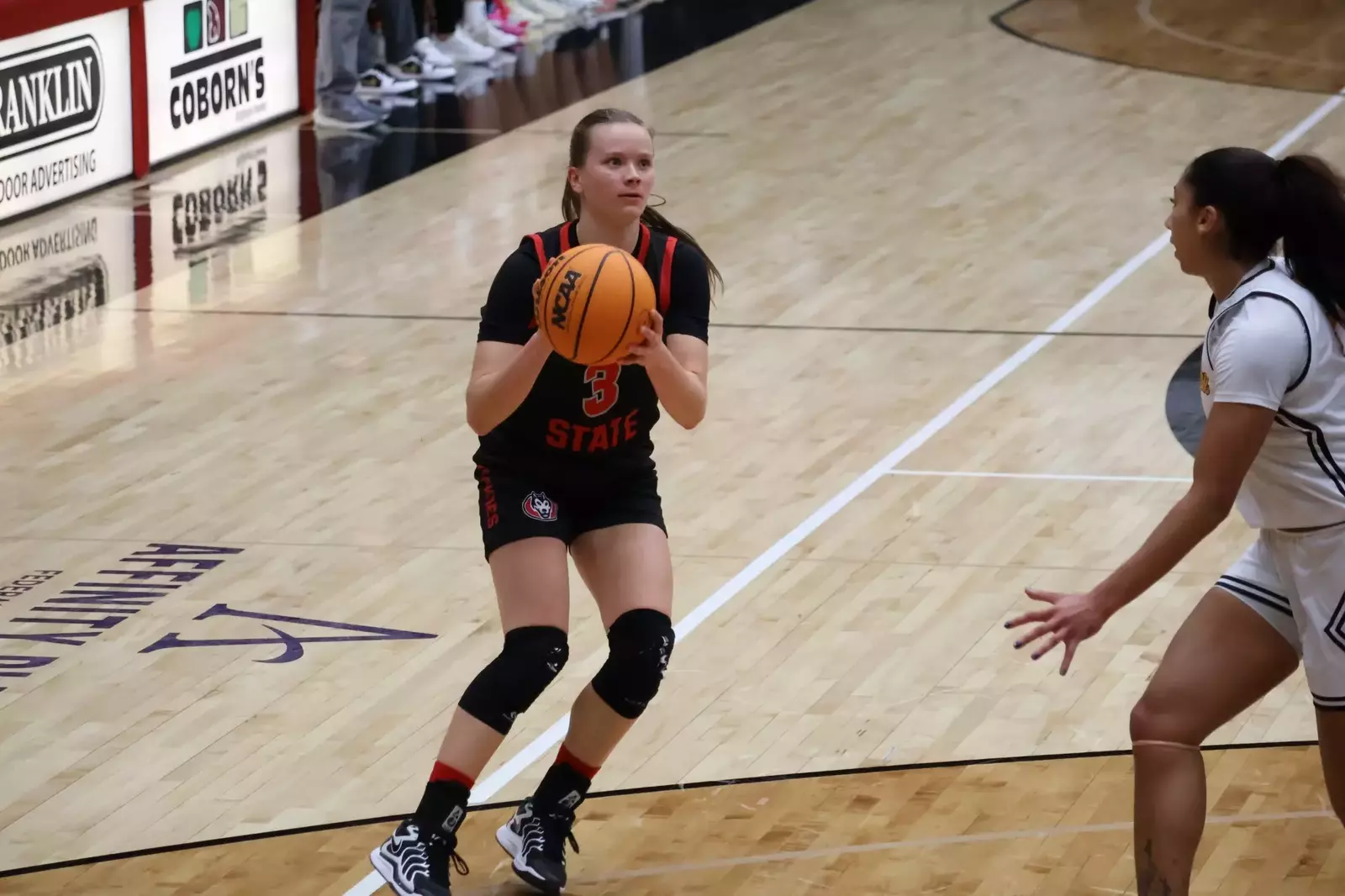 Huskies Survive Wildcats 4th Quarter Comeback Attempt, Win 68-65 - St ...