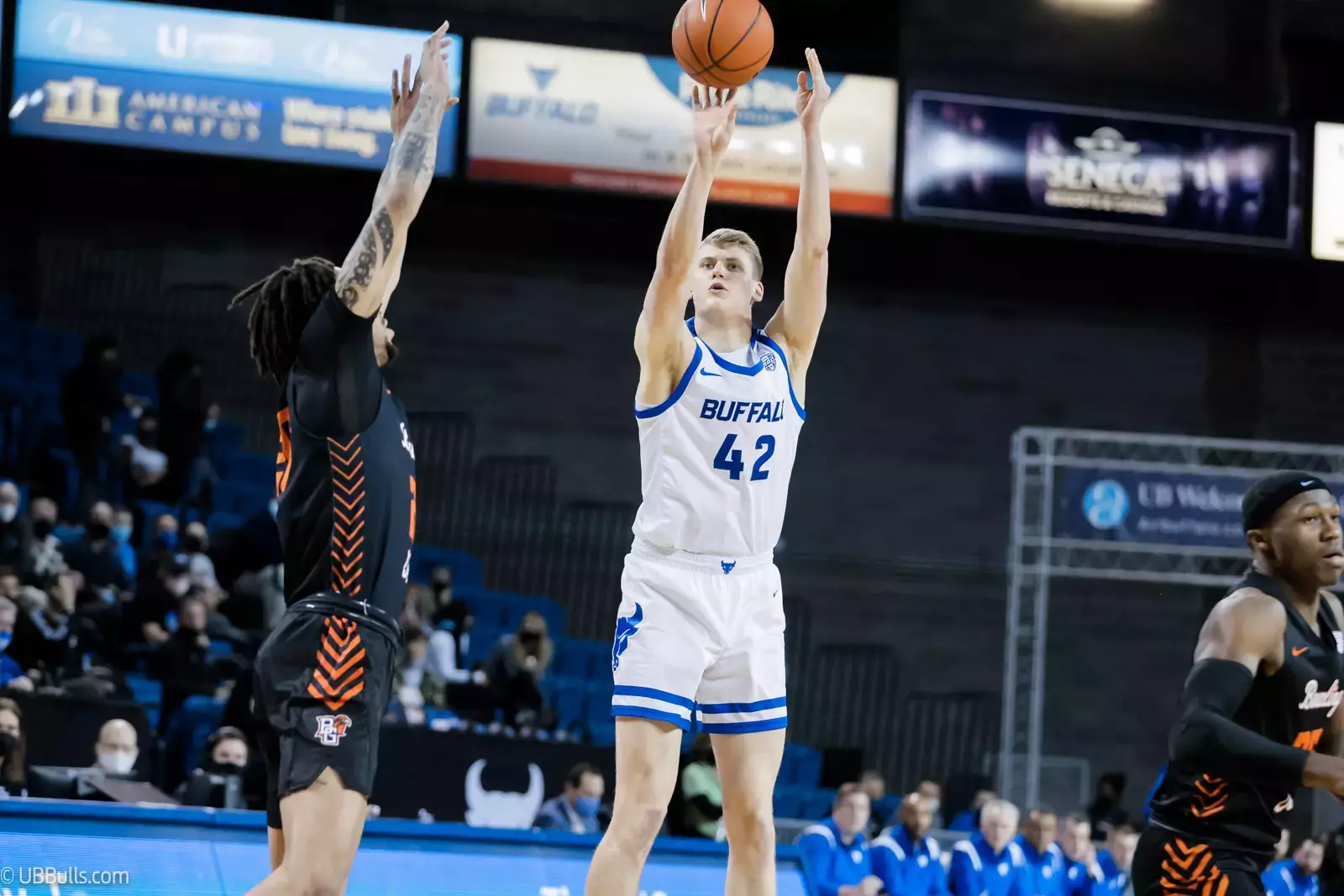 Bulls Run Past Falcons, 99-88 - University at Buffalo