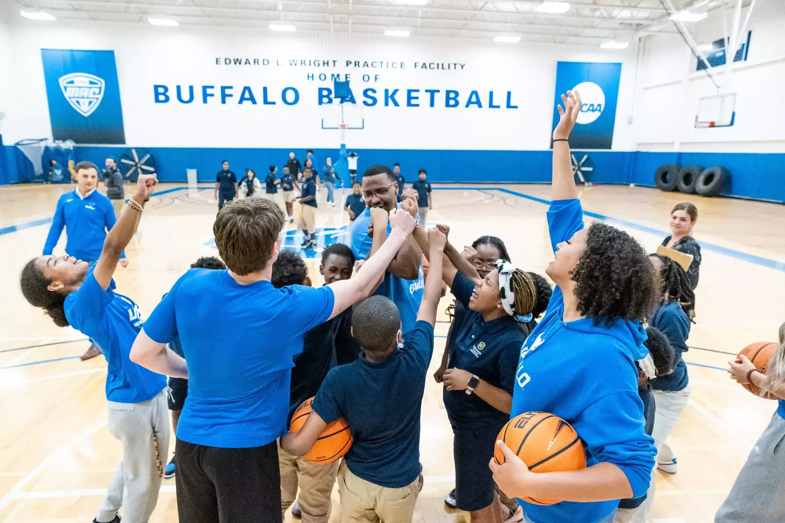 M&T Bank, UB Athletics Host Annual 'Basketball 101' Event - University ...