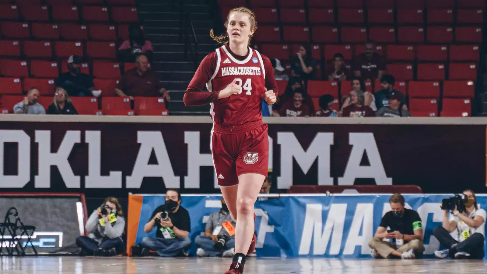 Breen Tabbed To 2023 Becky Hammon Mid-Major Player Of The Year ...