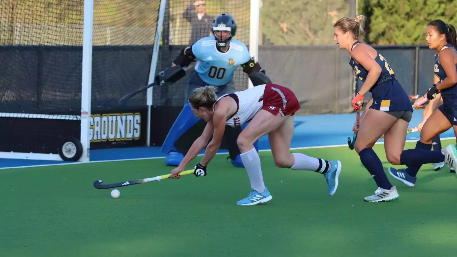 Minutewomen Claim Dramatic 2-1 Win Over La Salle - University of ...