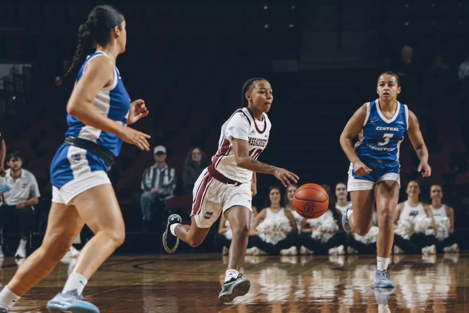 Minutewomen Set to Host Monmouth in Friday Night Clash - University of ...