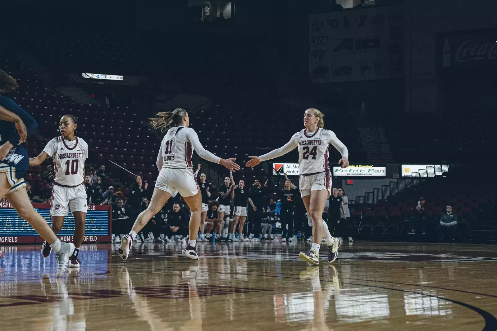 Minutewomen Cruise Past Revolutionaries, 71-54 - University of ...