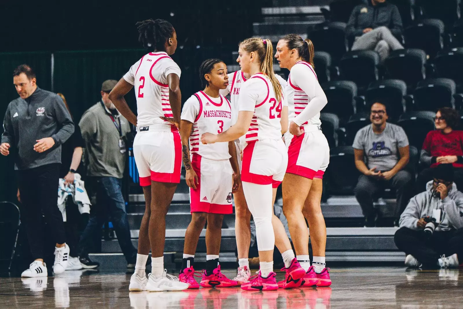 Minutewomen's Comeback Effort Falls Short Against George Mason, 76-66 ...